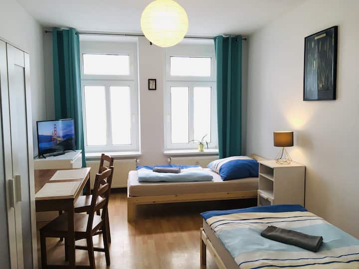 Helle Fewo Für 3-6 Pax Mit Einzelbetten, Wifi &Tv - Leipzig