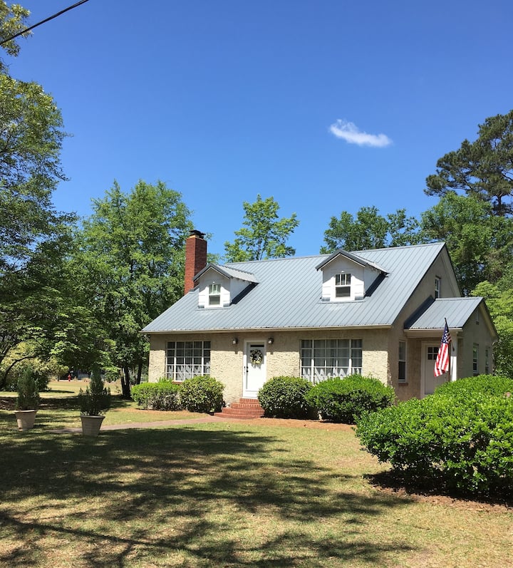 Cozy Cottage- Pinehurst Village - Pinehurst, NC