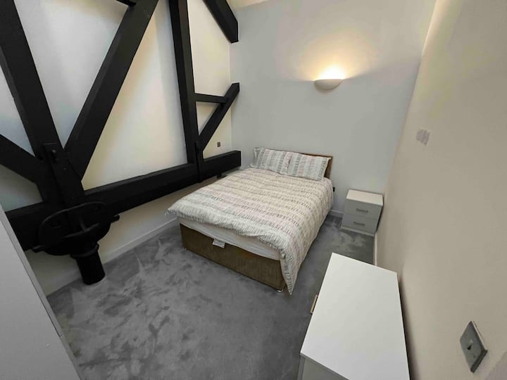 Luxury Newly Decorated Duplex - Bradford, United Kingdom