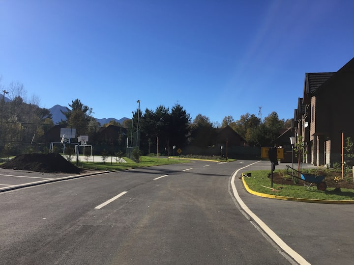 Preciosa Casa En Condominio, Muy Cerca De Pucón - Pucon