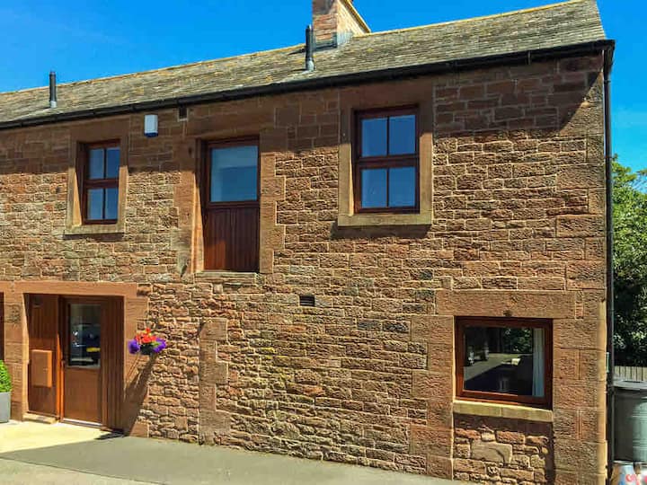 The Old Bothy Rural Farm Stay Holiday Cottage - Silloth