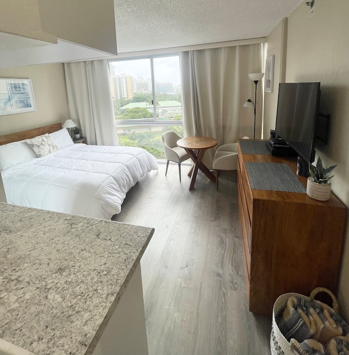 Clean, Close To Eateries And Beaches - Honolulu, HI