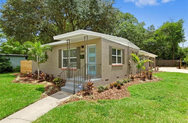 Newly Furnished/updated Home Near Downtown Orlando - Camping World Stadium - Orlando