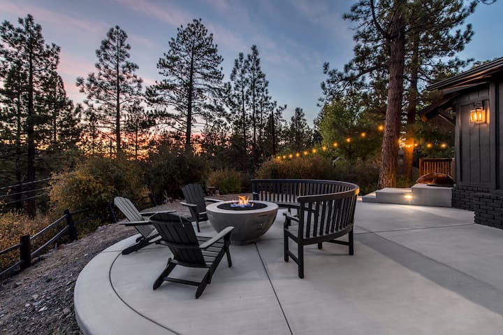 Great Outdoor Space, Views, Hot Tub, Dogs Welcome - Big Bear Lake, CA
