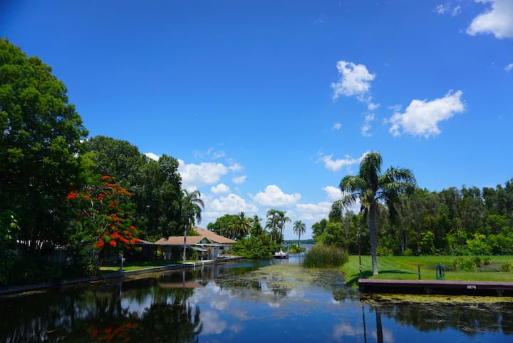 Cozy Waterview Condo On The Lake - Palm Harbor, FL