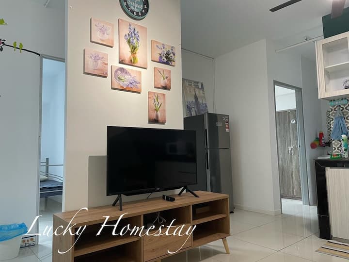 Cyberjaya Homestay/1-6 Pax/wifi/netflix - Cyberjaya