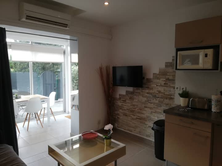 Charmant T2 Climatisé Proche Plage Et Port - Sanary-sur-Mer