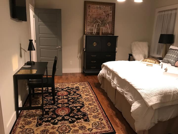 Private Bed/bath Suites. Best Location 30 Day Min - Nashville, TN