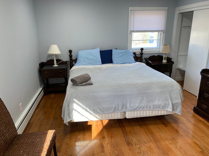 2- Dreamy Large Kinged Br In The Hamptons (Hb) - Long Island, NY