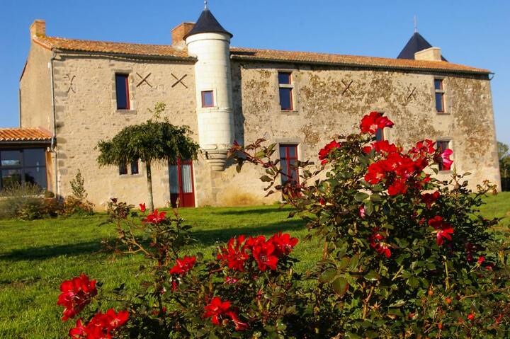 Maison Entre Puy Du Fou Et Futuroscope - Bressuire