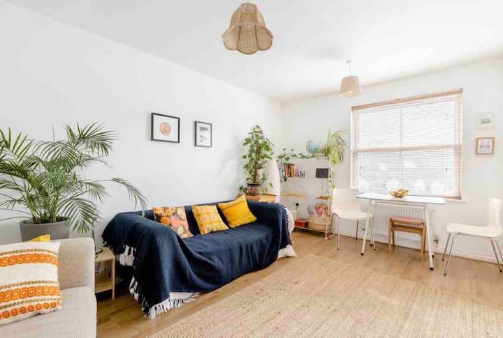 Lovely 2 Bedroom Flat Close To City Centre - Brístol