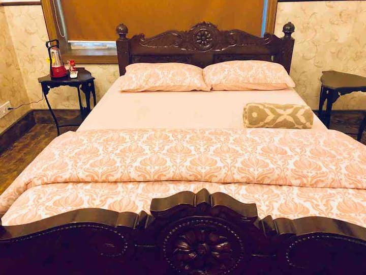 Mirra Suite - One Bedroom - Breakfast - Kolkata