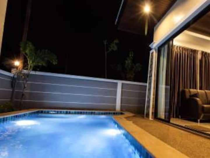 3 Bedroom Private Pool Villa - 크래비