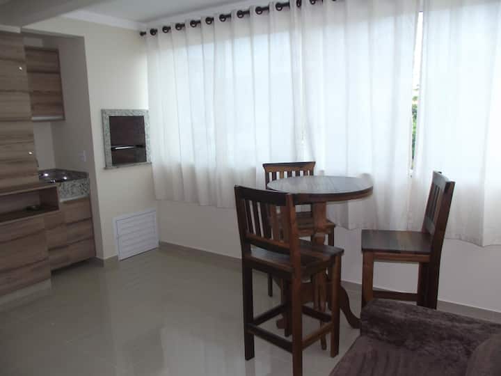 Apto. Com 3 Ar Cond.2 Camas De Casal 2 Banheiros - Bombinhas