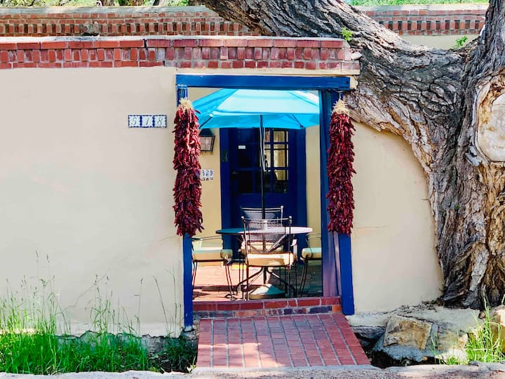 Spring Is Here! *Eastside Historic Gem* - Santa Fe, NM