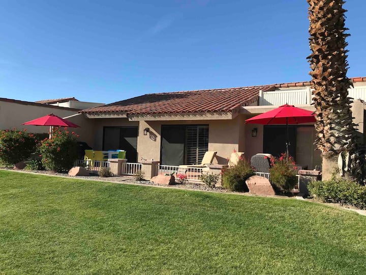 Perfect Location! Green Belt, Pool, Mountain Views - Palm Desert, CA