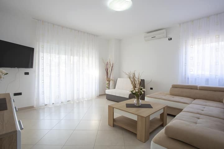 Beautiful And Brand New Apartment Jela 5+3 - Pula