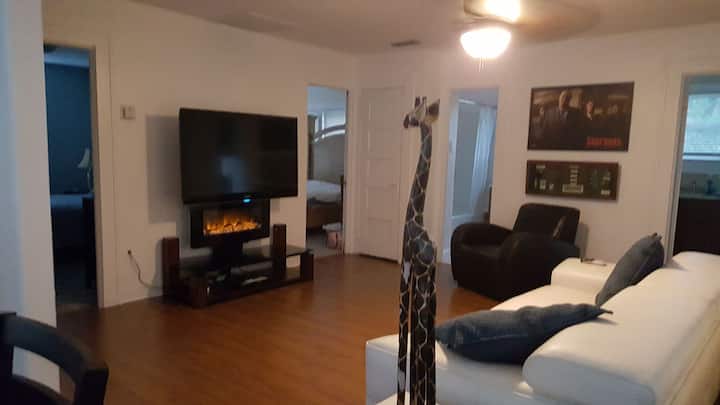 1940  Historical Cozy Downtown Orlando Apartment - Winter Park, FL