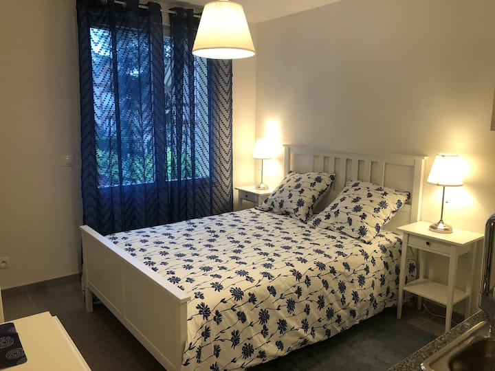 102 Studio à 300 M De La Gare De Mantes La Jolie - Mantes-la-Jolie