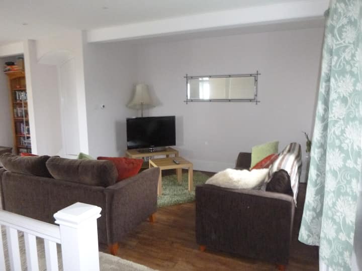 Spa, Relax & Dine With A View (2 Bed) - Aberporth