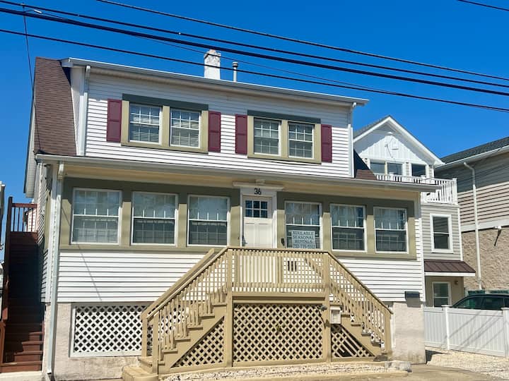 Premier Host Listing 3 Br Canneel Cottage 1 House To Beach,  Pool Access Option - Seaside Heights, NJ