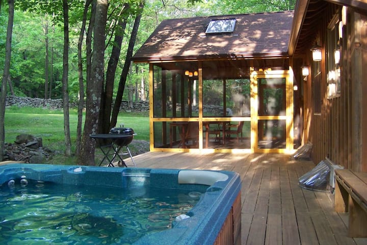 Afgelegen, Gerenoveerd Cabine Met Hot Tub - 5 Mijl Naar Woodstock - Woodstock, NY