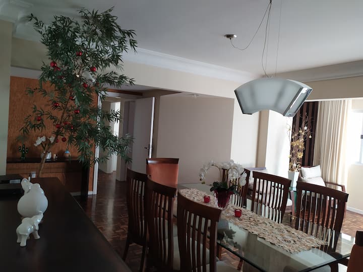 Apto Em B.c Esq. Av Central,1 Suíte+2/4 Com Split. - Balneário Camboriú
