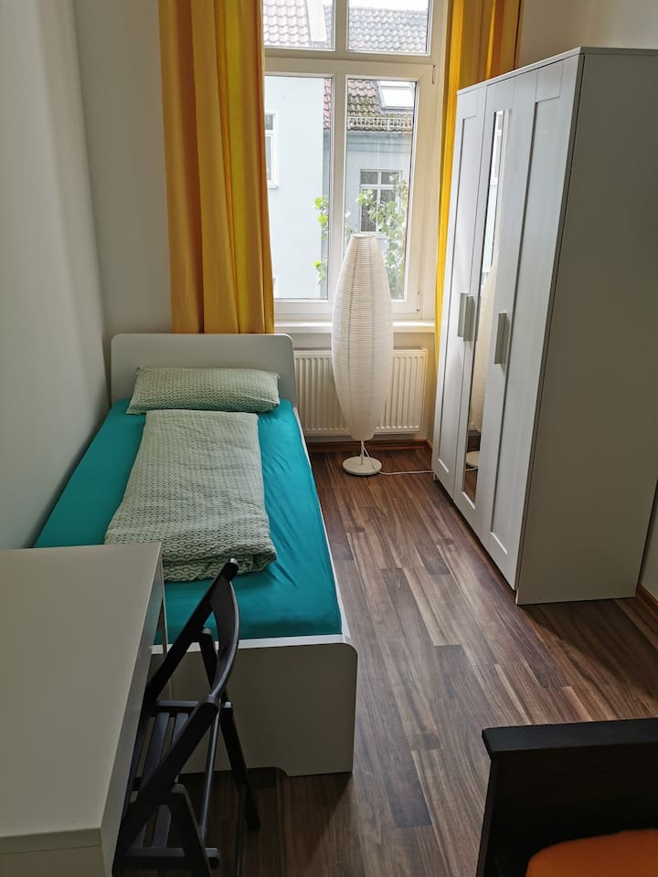 Schöneweide -Ruhige Wohnung Für 4 Gäste - Berlin