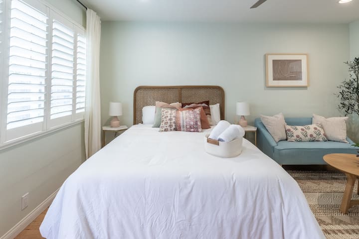 "Belmont Shore Beach Getaway" - Long Beach