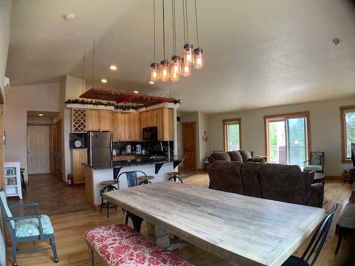Mountain House - Near Granby Ranch - Granby, CO