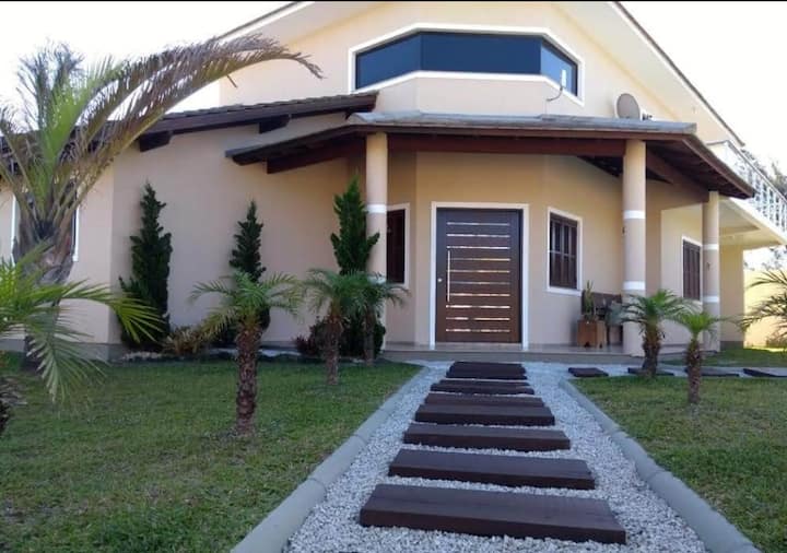 Casa Ampla Com Piscina E Churrasqueira 800m Do Mar - Tramandaí
