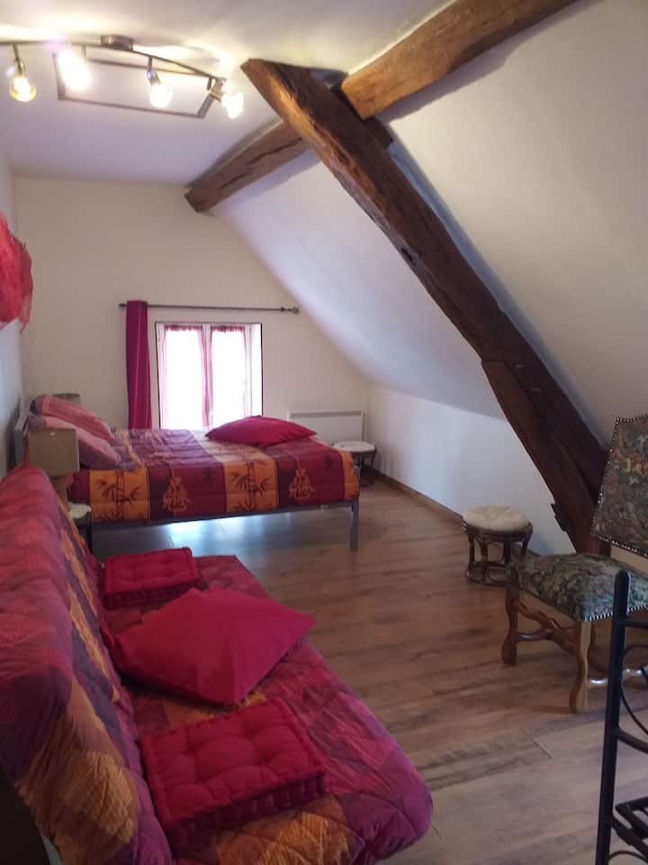 Jolie Maison Au Bord Du Canal De Berry - Saint-Amand-Montrond