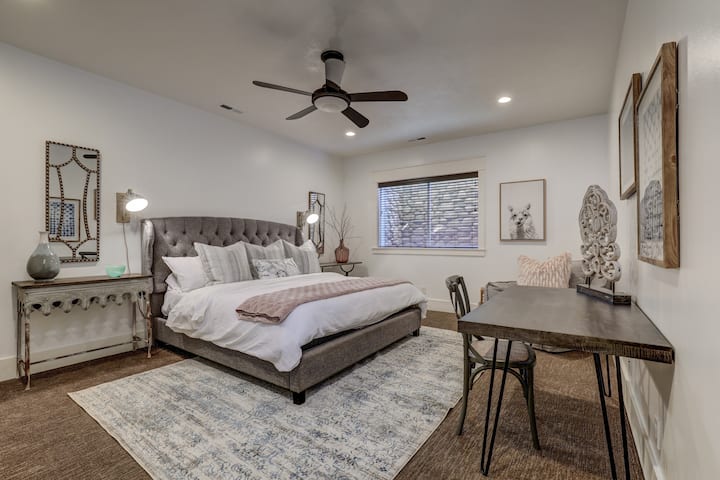 Red Mountain Charm - Snow Canyon State Park, Ivins