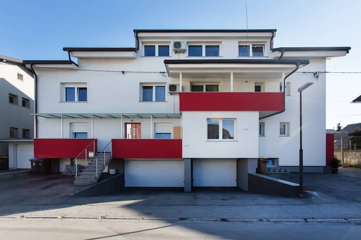 Amazing & Extra Apt.no.2, Very Big Size 165 M² - Ljubljana