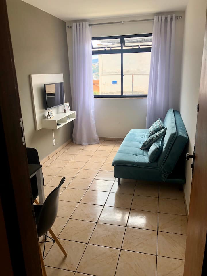 Belo 2 Quartos No Centro De Jf Com Garagem - Juiz de Fora