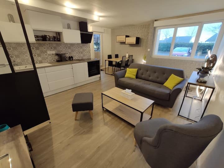 Logement Avec Terrasse, 2 Chambres Et Parking - Chambray-lès-Tours