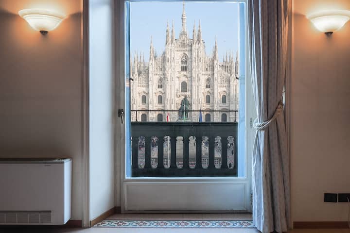 Piazza Duomo View - Unique Luxury Apartment - Milan