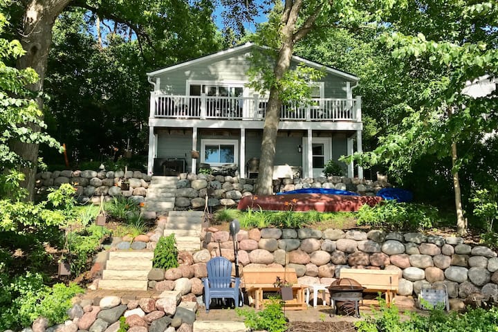 Mill Pond Cottage- Fantastic Sunsets And Lake Fun - Juneau, WI