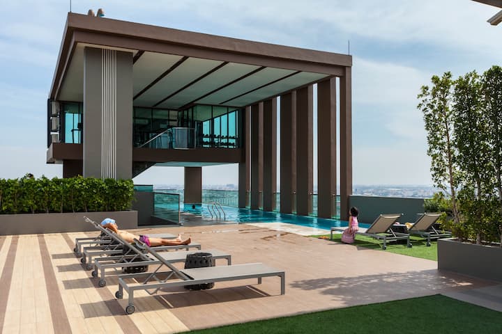 Sukhumvit Bitec Bts Bearing Bangna - Thailand