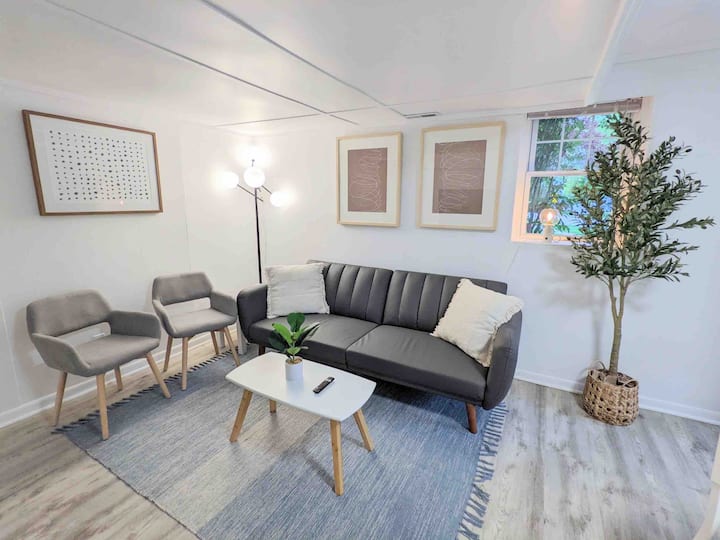 Washington Quiet Corner Apartment - Ypsilanti, MI