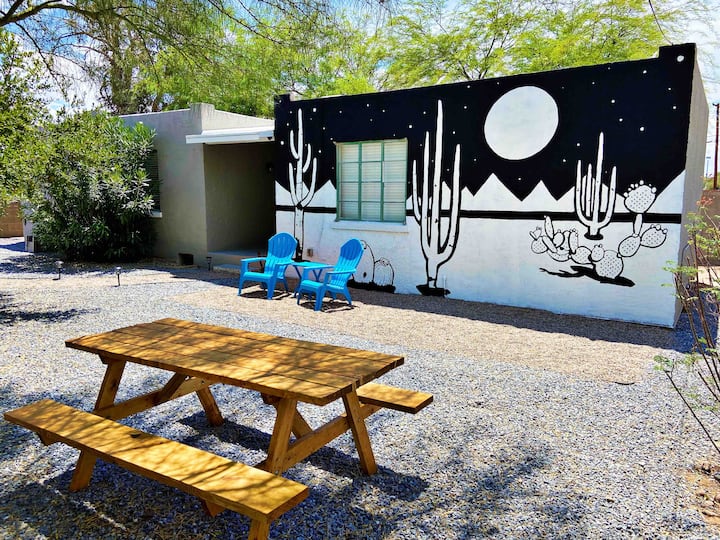 The Galabunga Dos | Near U Of A | Free Parking - Tucson, AZ