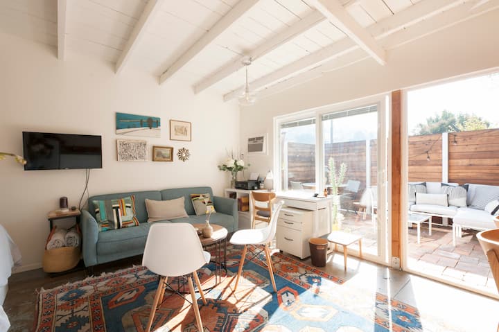Special, Quiet Guest House In Echo Park Hills/la - Los Angeles, CA