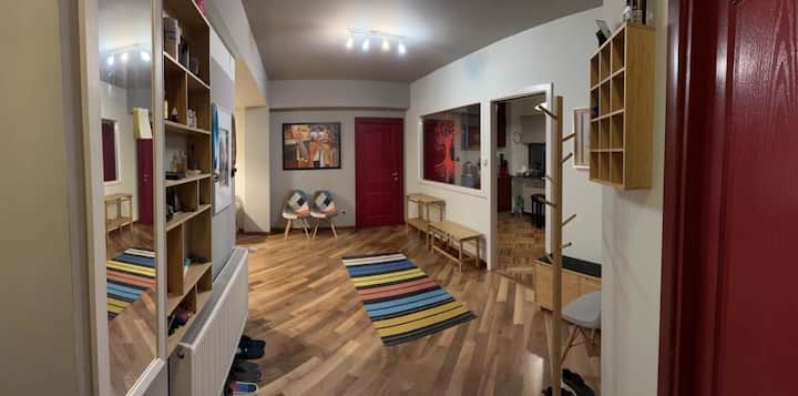 Big And Confortable Space - 5 Rooms, 2 Baths - Moreni