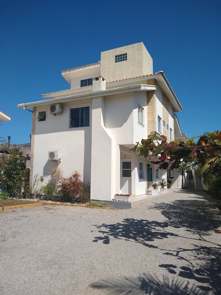 Apartamento De Um Quarto. Praia Da Barra Da Lagoa - Florianópolis