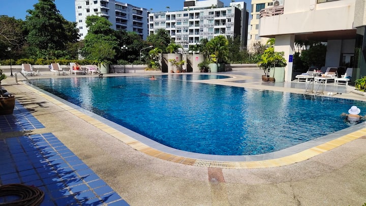 Lägenhet Med Pool. - Pattaya City