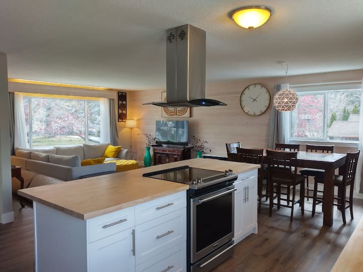 Fresh Fun Legal And Licenced 3 Bed Beautiful Home - Penticton