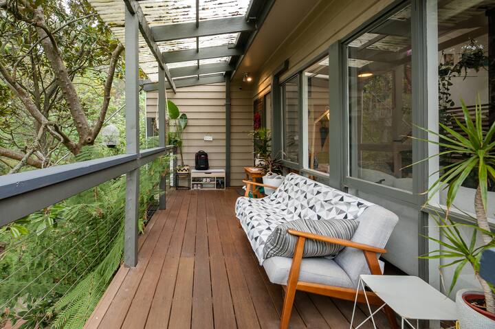 Tranquil House in the Foothills of the Dandenong Ranges - Houses for ...