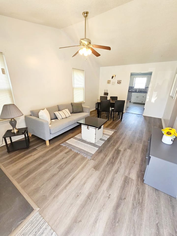 Near Beach/ Private Bedroom & Bathroom - Virginia Beach, VA