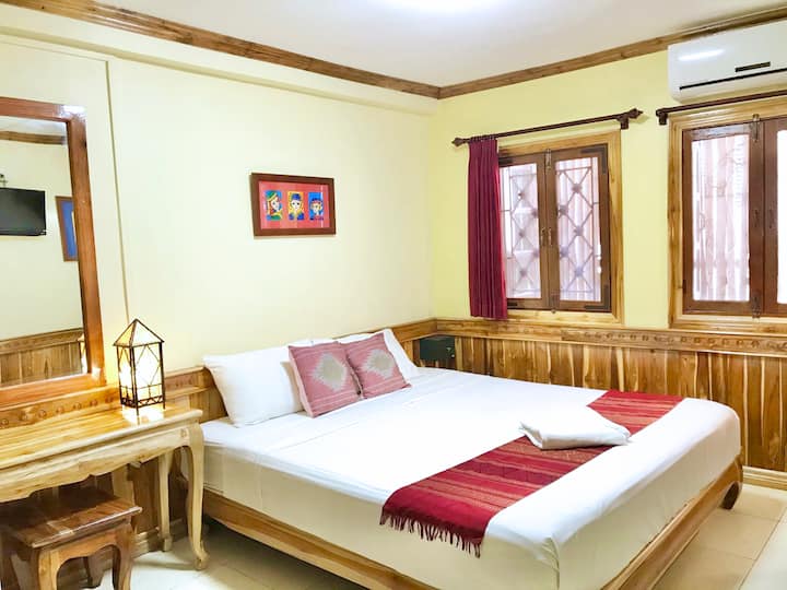 Standard Double Bedroom - Luang Prabang