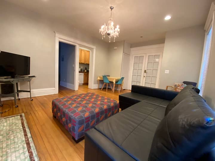 Monthly Furnished Apt In Cap Hill + Free Parking! - 덴버